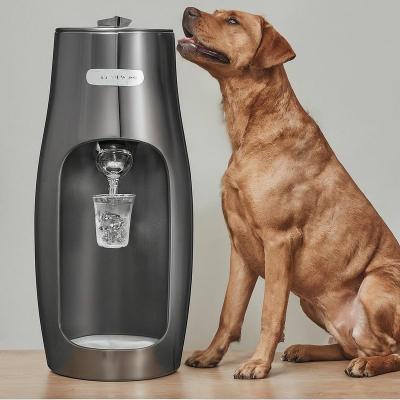 Cina Dispensatore di acqua per animali domestici senza fili Non scivola Fontana elettrica per gatti per idratazione rinfrescante in vendita