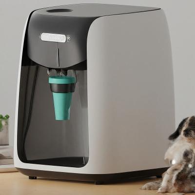 Cina Dispensatore di acqua per animali domestici intelligente ABS con sistema di filtrazione degli ioni di carbonio attivo in vendita
