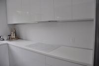 China Solid Backsplash Tempered Glass Panel Easily Clean The Stains for sale