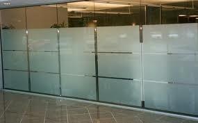 China High Strength Full Height Glass Partition With Frosted Pattern for sale