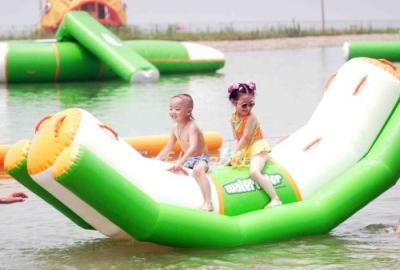 China Funny Middle Inflatable Water Game , Waterroof Inflatable Sports Game Toys for sale