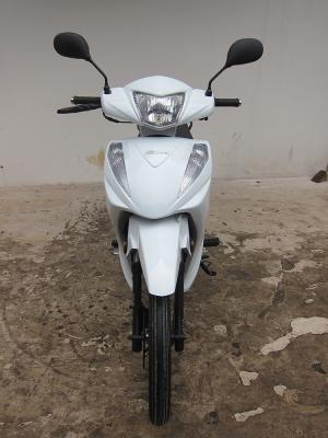 China Motocicleta personalizada de Cub da cor caixa média grande de um estilo novo de 125 centímetros cúbicos à venda