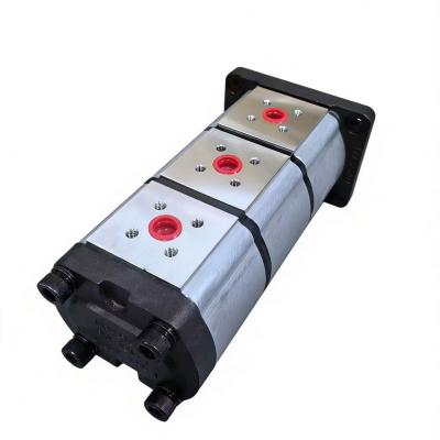 China 68671-61110 Triple Hydraulic Gear Pump Kubota KX151 Excavator Parts for sale