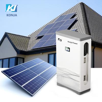 Cina KonJa Casalinga IP50 Grado A Batteria Cella Profondo Ciclo 51.2v 300Ah 15.36kWh Batteria solare a parete con schermo in vendita