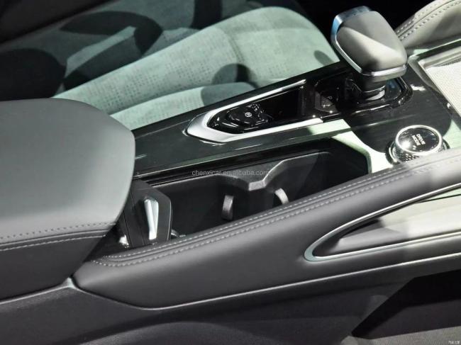 Geely Monjaro 2023 Xingyue L Low Price 2023 China-Petrol-Car 2.0td Multi-Function LHD 5-Door 5-Seat SUV