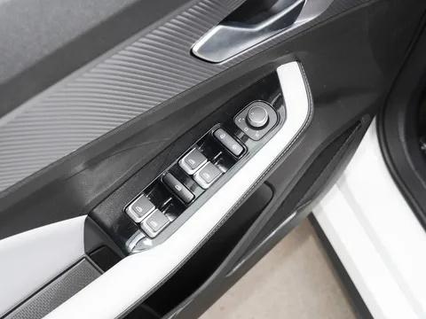  for Geely Cars Cheap Geely Binyue Cars Left Hand Drive Carmodel 1.5 Turbo 177HP 5 Doors 5 Seats  Car for Sale