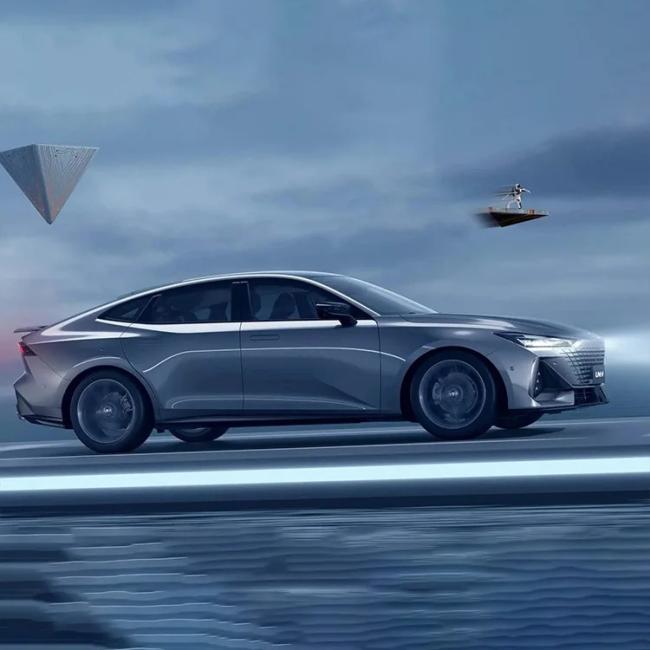 Chang′an Uni-V 2023 Model Idd 1.5t 113km Plug-in Hybrid New Energy Cars