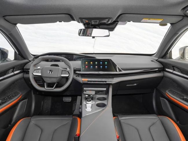 Hot Sale New Energy Chinese Auto Uni-V Intelligent Electric Idd 5 Seaters Electricvehicles