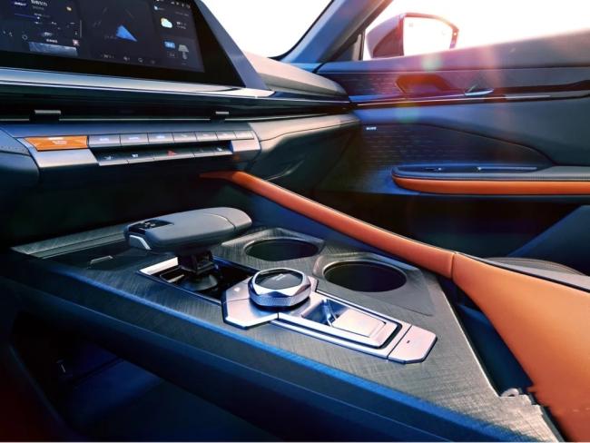 Changan Intelligent Electric Uni-V Idd 1.5t 113km 2023 Version Car Electric Sport EV Vehicle Private Car