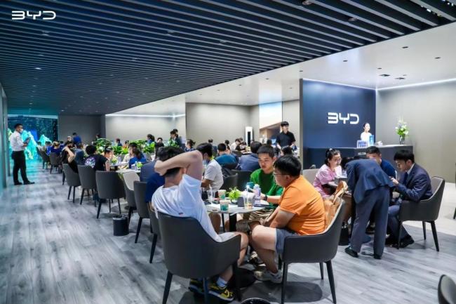 Prepayments Byd Yuan up EV Atto 3 up Electric Car Newly Lunched Model 401 Km Full 2024 Byd Yuan up