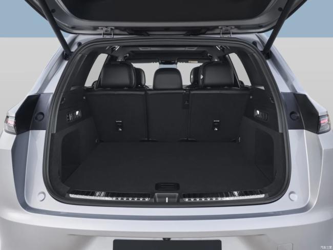 Li Auto L7 Air 5-Seats 2023 1.5t 40.9kwh 4WD Cltc-1315km Reev Midsize to Full-Size SUV