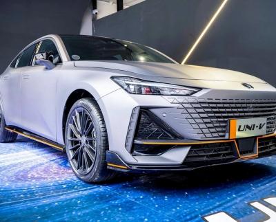 Cina 2022 2023 Changan Uni-K 2.0t Idd 2021 Uni-K SUV 4 ruote Veicolo energetico ibrido grande in vendita