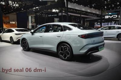 Cina 2000 km lunghezza d'azione Byd Seal Dm-I 1.5L Plug-in Sedan per adulti Corpo stile 4 porte 5 posti in vendita