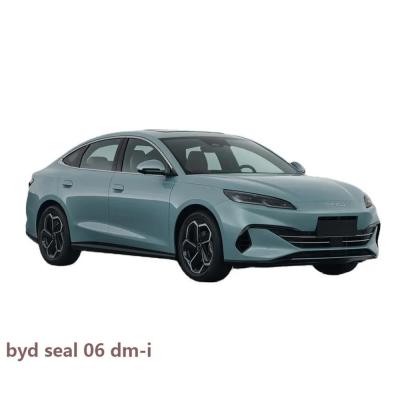 中国 2000km長距離Byd Seal Dm-I 1.5L プラグインセダン 大人用 4ドア5人乗り 販売のため