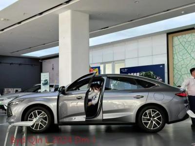 中国 車2024 Byd Qin L Dm-I 80km 120km フロント 4 リア 2エアバッグ 6ハイブリッド電気自動車 販売のため