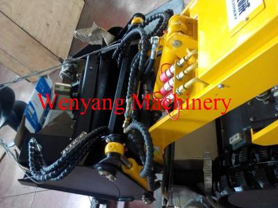 China Small Track Skid Steer Loader With Earth Auger 4 In 1 Bucket Custom Color for sale