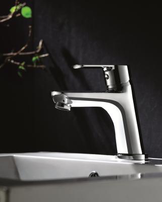 China Commerciële Badkamer Wastafel Kraan Enkel Metalen Handvat Chroom 142mm Hoog Te koop
