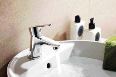 Cina Rubinetto lavabo monocomando cartuccia ceramica cromo Rubinetto bagno in vendita