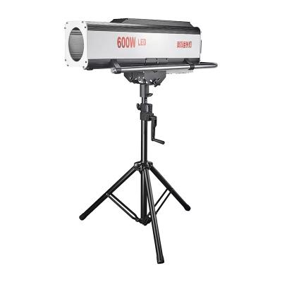 China High Quality Follow Spotlight for Wedding Performance T Show 600w Stage Follow Spot Light with Flight Case for sale