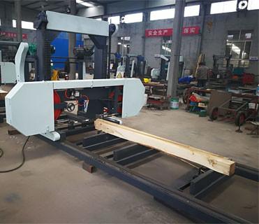 China Portable Wood Tree Cutting Horizontal Bandsaw Sawmill Machine for sale