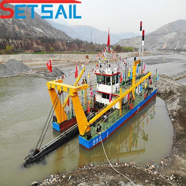 Diesel Engine Underwater Sand Pump Cutter Suction Mud Dredger