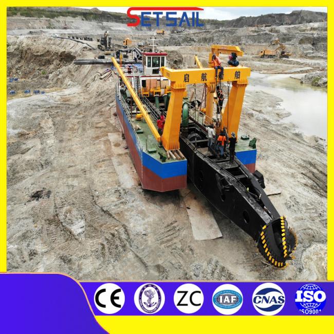 China 26inch Hydraulic Cutter Suction Dredger for Sand Dredging