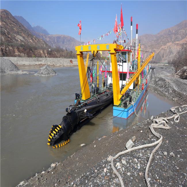 Cummins Diesel Engine River Sand Pump 32inch Cutter Suction Dredger