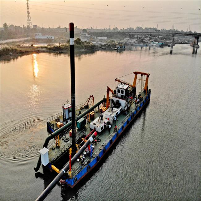 Diesel Engine 6inch Cutter Suction Sand Dredger with Hydraulic System