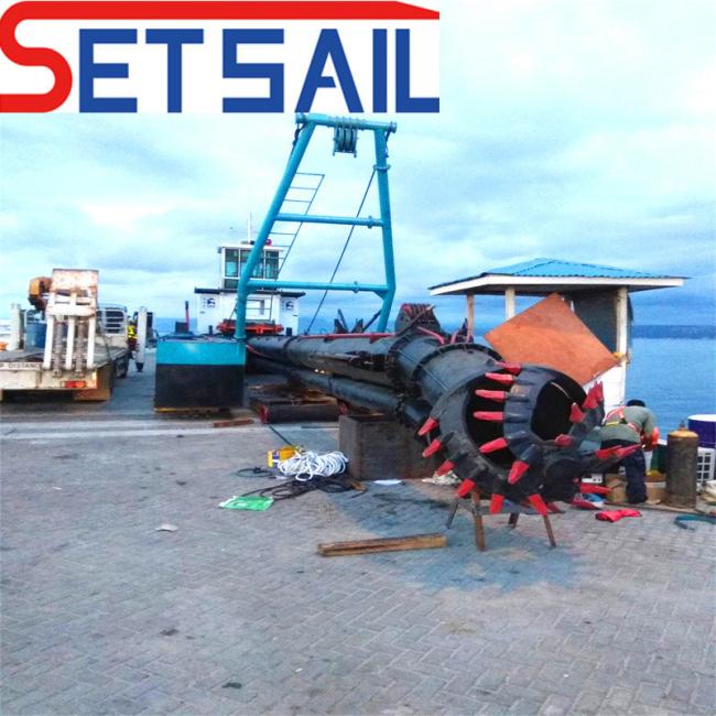 Set Sail Factory Cutter Suction Sand Dredger with Carrier