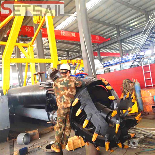 Water Flow 4000m3 Capacity 800m3 Cutter Suction Sand Dredger