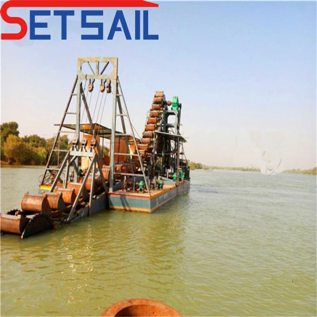 Lake Gold and Diamond Mining Dredger for River