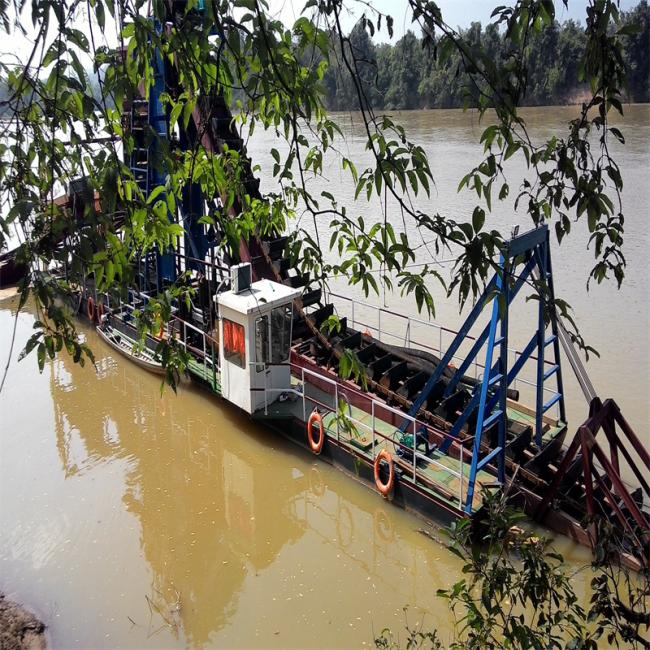 Chain Bucket River Mining Dredger with Vibaration Chut for Gold