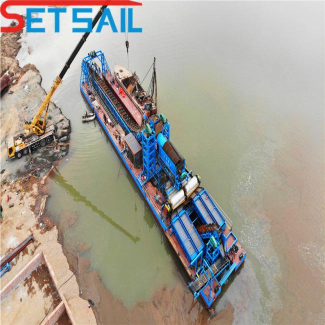 Made in China Chain Bucket Mining Dredger with Agitation Chute