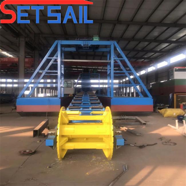 Multi Function River Mining Dredger with Gold Agitaion Chute
