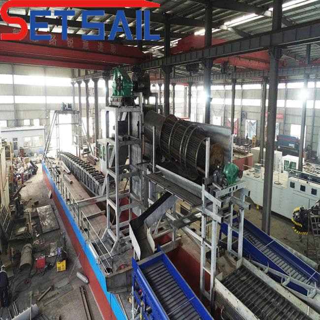 Large Capacity 150t/H Chain Bucket River Gold Dredger for Sale