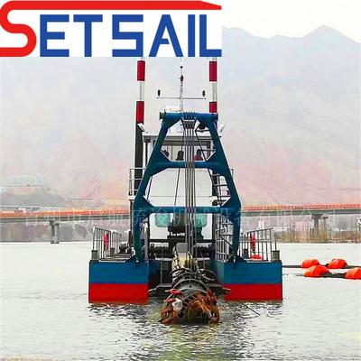 China Dredger de aspiración de profundidad de dragado de 16 m Equipado con una potencia de motor auxiliar de 450 W en venta
