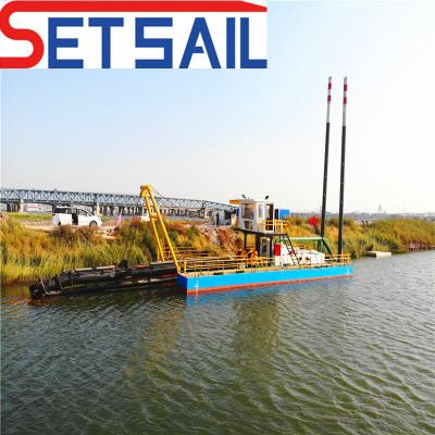 China Excavadora de succión de corte de 24 pulgadas con control hidráulico y diámetro de tubo de descarga de 500 mm en venta