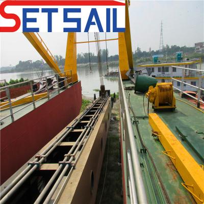 China Conjunto de cortador de velas excavadora de succión con 9000m3 de flujo de agua y motor hidráulico diesel en venta