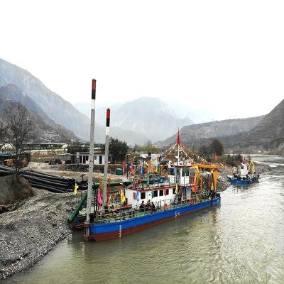 中国 32インチカッター吸い込み泥掘削機 547L総燃料消費量とディーゼルエンジン 販売のため