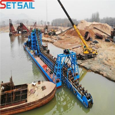Cina 50-300m3 Durable Hull Chain Bucket River Mining Dredger per il lago Gold in multi colore in vendita