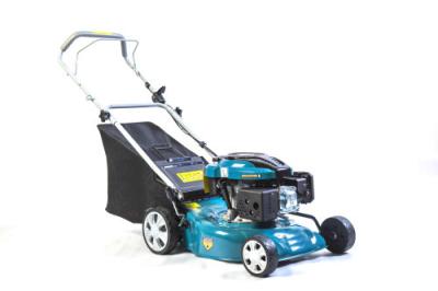 China Blue Gasoline Self Propelled Petrol Lawnmower 675 * 535 * 405mm Small Size for sale