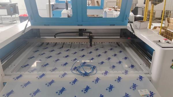 Quality 6-axis Configuration 1390Cnc Laser Cutter for Rubber Applicable Wood/plywood/pvc for sale