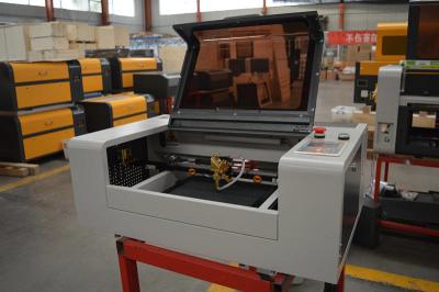 Cina 3020 300*200mm CNC CO2 Laser Engraver per tessuti in pelle di legno acrilico in vendita