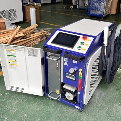Cina Saldatrice laser portatile da 1.5kw 2kw 3kw per acciaio al carbonio, acciaio inossidabile, alluminio e rame in vendita