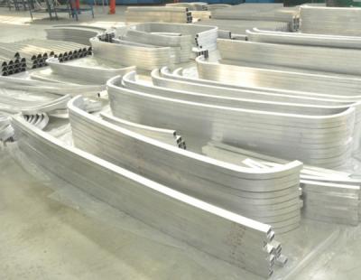 Cina Profilo di alluminio dei pezzi meccanici di CNC che piega con la forma su misura in vendita