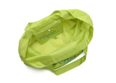 China Saco de bolso dobrável de nylon verde que se dobra em forma de saco à venda