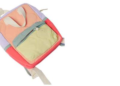 China Mochila de poliéster unisex Una mochila con cremallera con correas ajustables en venta