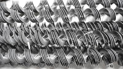 Cina La lama a spirale laminata a freddo Centerless della coclea ha frantumato il volo della vite di Shaftless in vendita