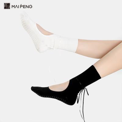 China Riemen Design Anti-Slip met open instep Yoga sokken Vrouwen Pilates Crew Grip sokken Te koop