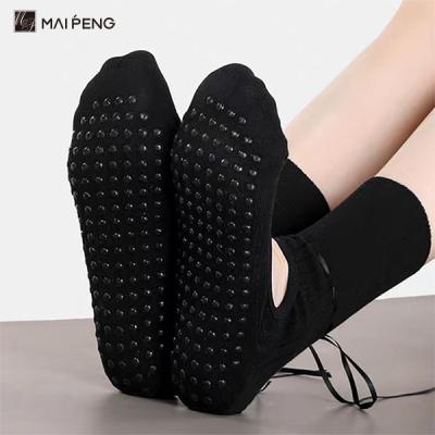 China Riemen Design Anti-Slip met open instep Yoga sokken Vrouwen Pilates Crew Grip sokken Te koop